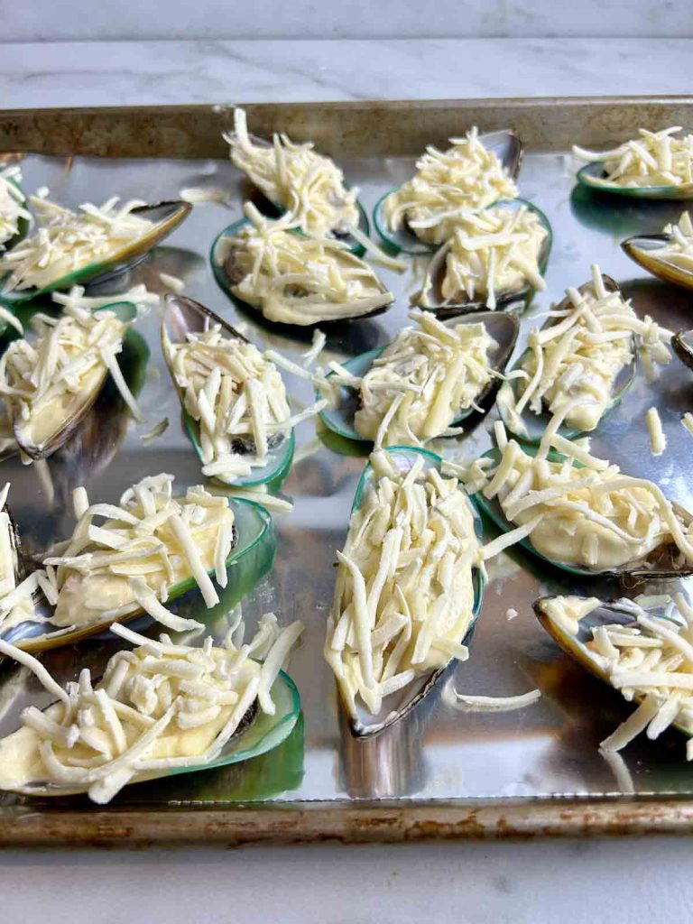 Cheesy Mayo Mussels (Chinese Buffet Style)